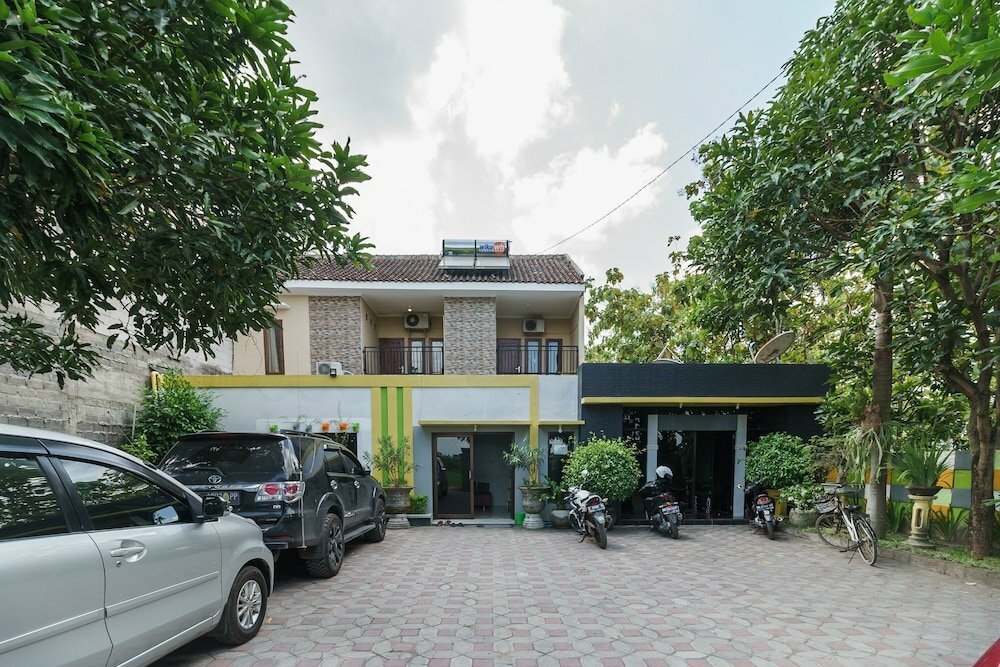 Otel RedDoorz Syariah @ Colomadu 2, , foto