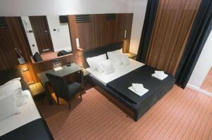 Hotel Viva (ulica Vojvode Mišića No:1, Kragujevac), otel  Kragujevac'tan