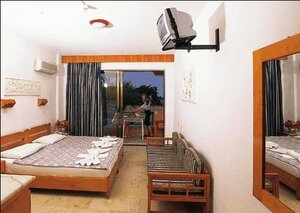 Tropic Hotel (Antalya, Manavgat, Side Mah., Sarmaşık Sok., 8), otel  Manavgat'tan