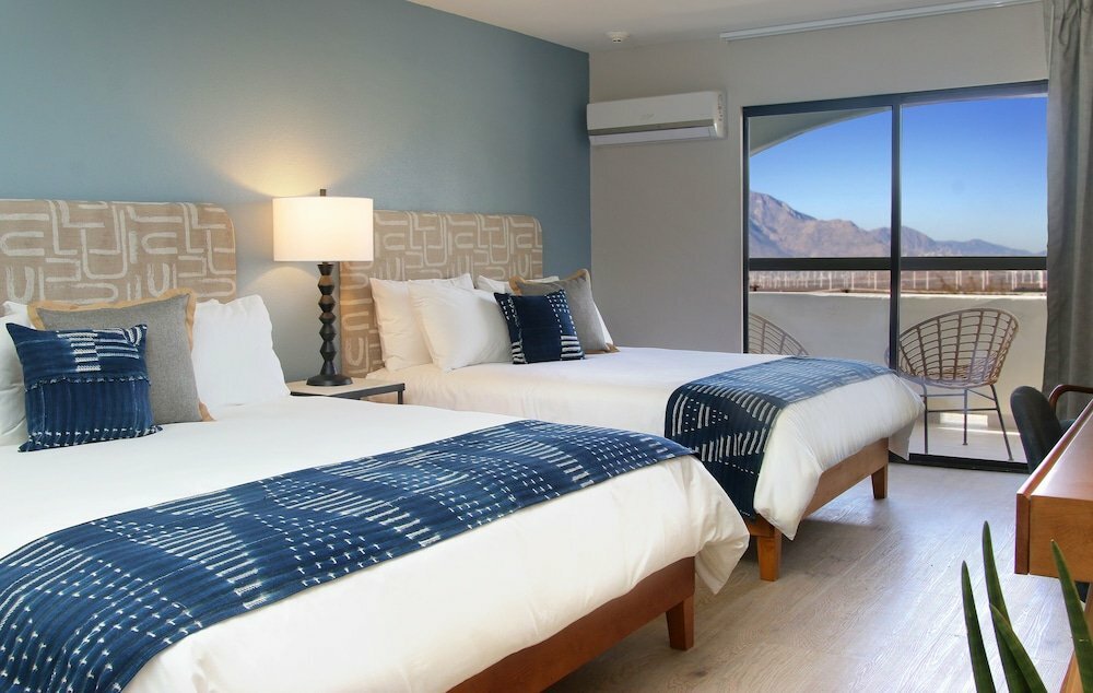 Otel Azure Palm Hot Springs, , foto