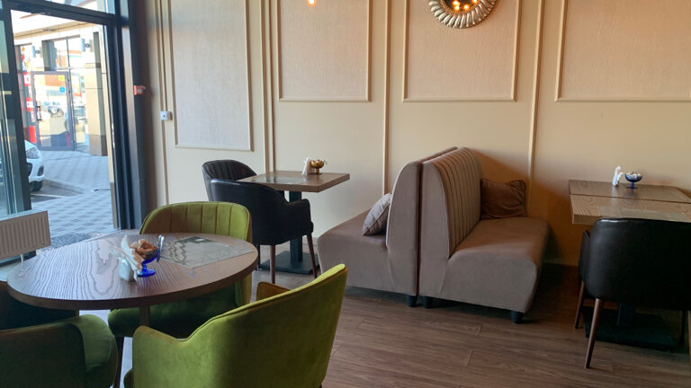 Kahve dükkanları Bari Coffee, Beloreçensk, foto