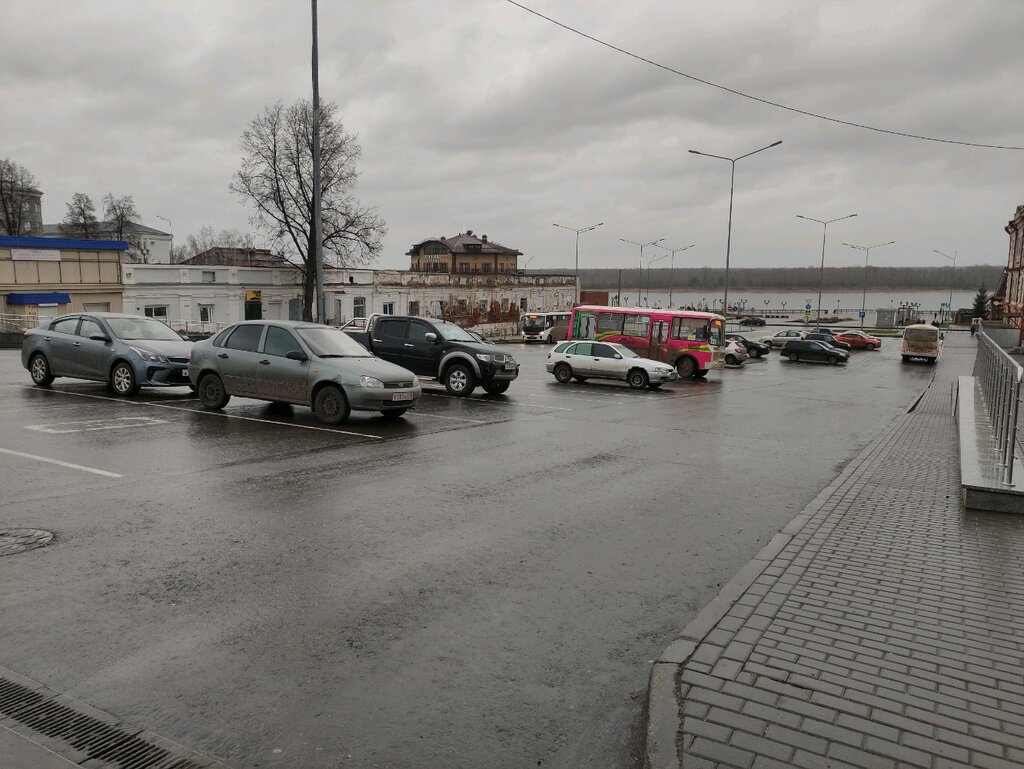 Otoparklar Parking lot, Sarapul, foto