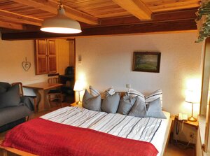 Landhotel Brauner Hirsch (Straße Der Einheit 12,99986 Kammerforst,), otel  Thüringen'den