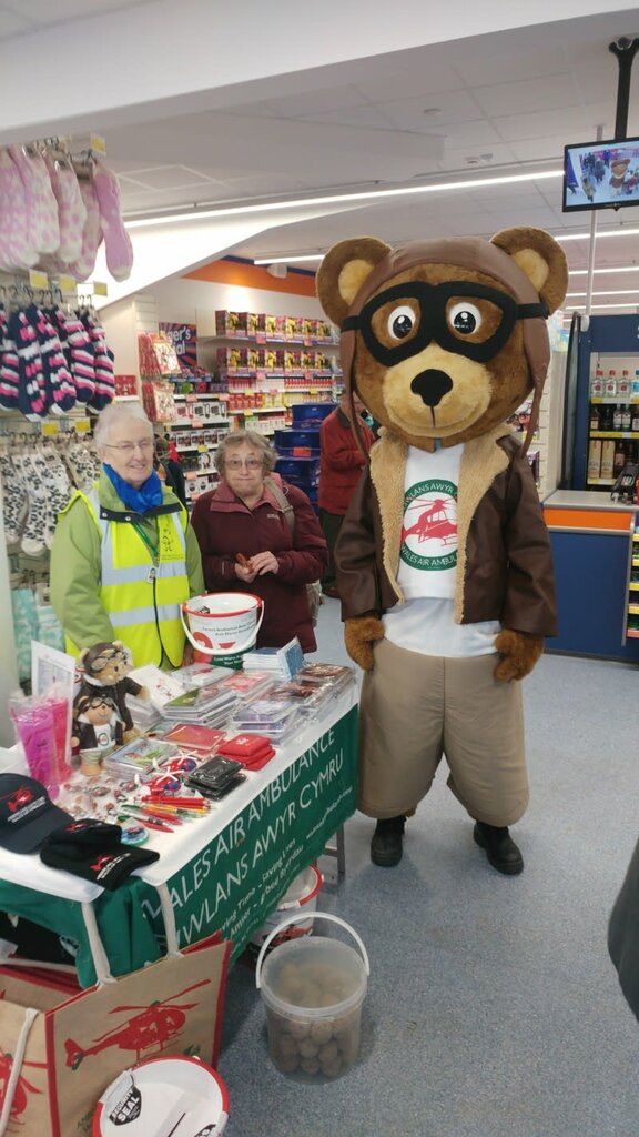 Tütün, sigara mağazaları B&m Store, Gwynedd County, foto