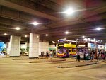 Festival Walk Public Transport Terminus (Tat Chee Avenue No:80), toplu taşıma durağı  Kowloon'dan