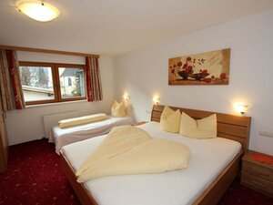 Stylish Apartment in Uderns With Balcony (Tyrol, Schwaz, Dorfstraße, 70), otel  Tirol'den