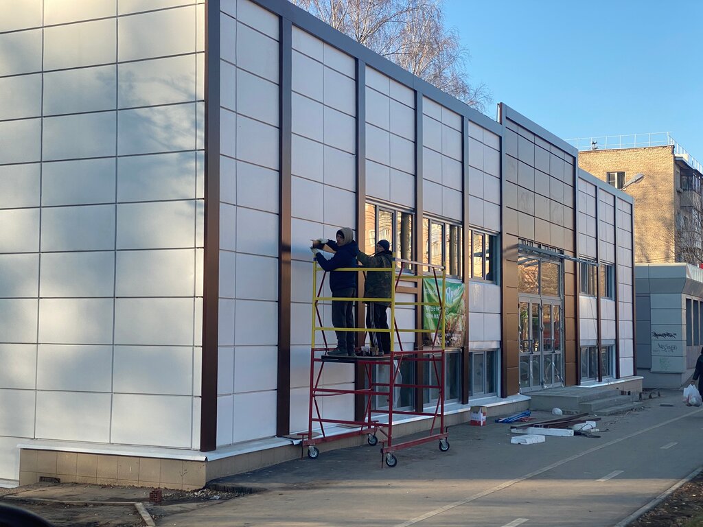 Alışveriş merkezleri Искра, Tula, foto