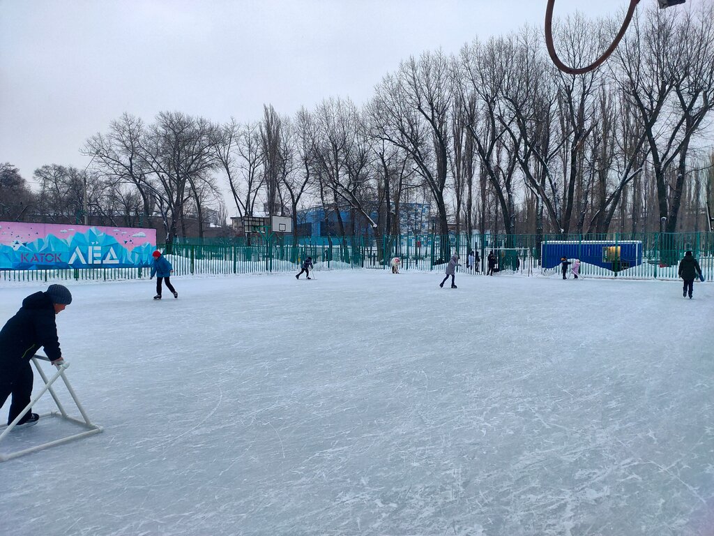 Buz pateni pistleri Ice rink, Voronej, foto