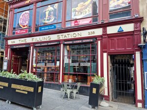 Filling Station (Edinburgh, 235-241 High Street), restoran  Edinburgh'tan