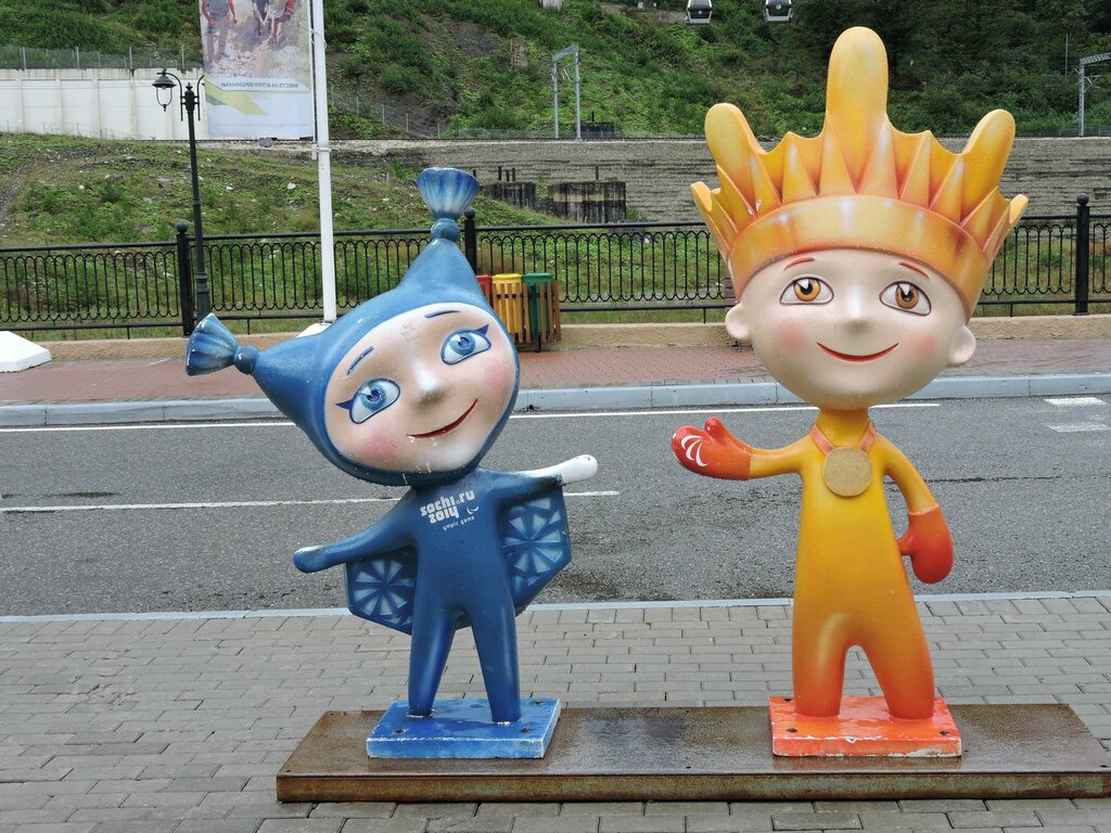 Park, sokak heykeli Талисман паралимпийских игр, Soçi, foto
