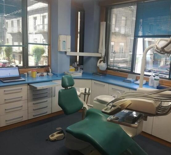 Özel ağız ve diş sağlığı klinikleri ve muayenehaneleri Clínica Dental Dr. Rubén Martínez Lourido, Vigo, foto