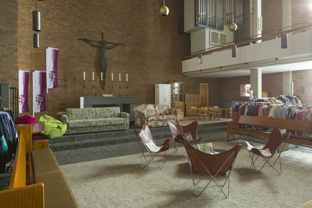 Dini dernekler Heilig-Geist-Kirche - Sozialkaufhaus - Kirchengemeinde in der Neuen Vahr, Bremen, foto