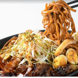 室蘭やきそば うずら (Hokkaido Prefecture, Ishikari Subprefecture, Sapporo, Chuo Ward), restoran  Sapporo'dan