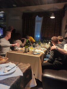 Ay Petri (ulitsa Tereshkovoy No:84), restoran  Dzerjinsk'ten