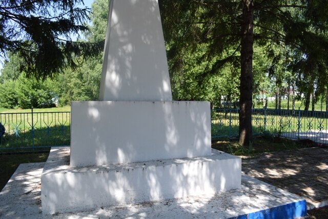 Anıt, heykel Обелиск павшим односельчанам, Tataristan, foto