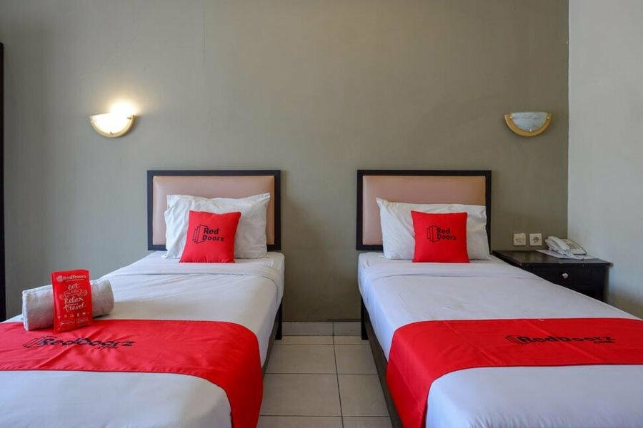 Otel RedDoorz @ Jalan Sriwijaya Semarang, Semarang, foto