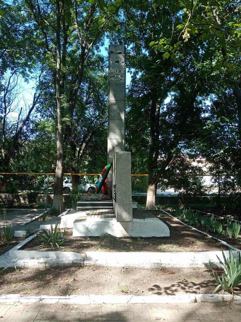 Anıt, heykel Воинам, погибшим в Великой Отечественной войне 1941-1945 гг., Kırım Cumhuriyeti, foto