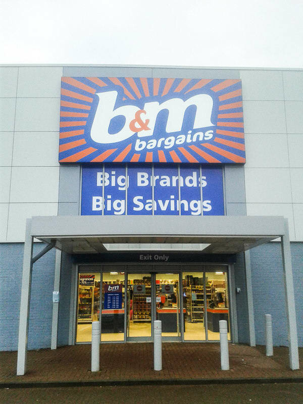 Şans oyunları B&m Store, İngiltere, foto