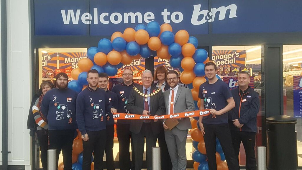 i̇ndirim ve fırsat sistemleri B&m Store, İngiltere, foto