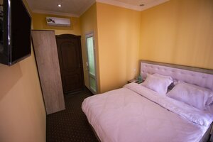 Asl (Maqsud Shayxzoda koʻchasi No:242B, Qir mahalla fuqarolar yigʻini, Samarkand), otel  Semerkant'tan