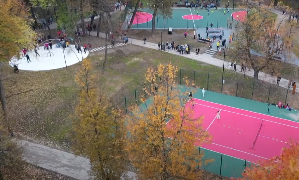 Spor alanı Футбольная площадка, Serpuhov, foto