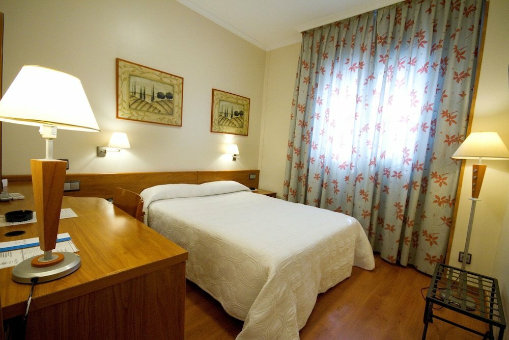 Otel Hotel Los 5 Pinos, Madrid, foto