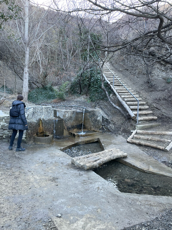 Pınar, çay Spring, stream, Tiflis, foto