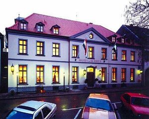 Hotel Van Bebber (Klever Straße No:12, Xanten), otel  Xanten'den
