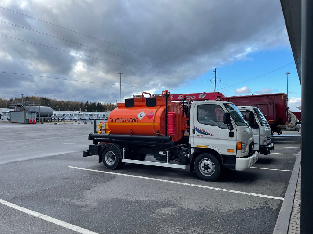 Petrol ürünleri üreticileri Delivery of diesel fuel, Kolpino, foto