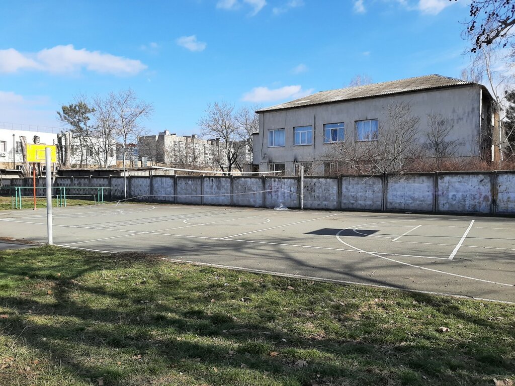 Spor alanı Баскетбольная площадка, Simferopol (Akmescit), foto