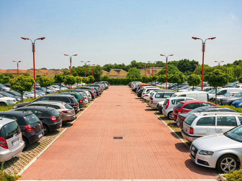 Otoparklar New Linate Parking, Lombardiya, foto
