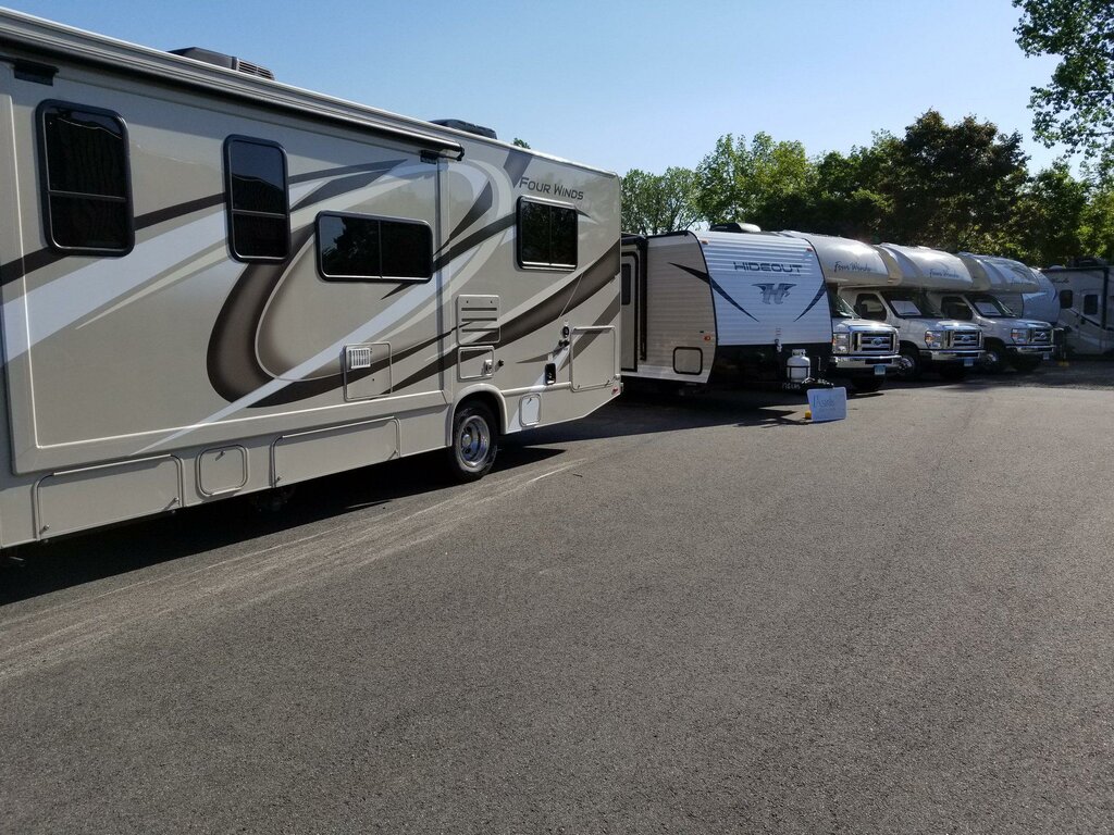 Karavan Unlimited Rv, Knoxville, foto