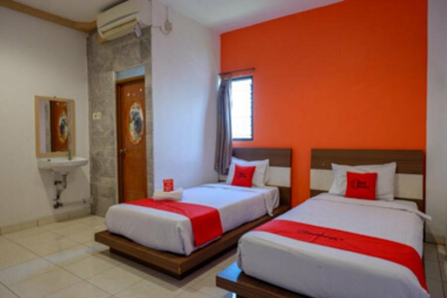 Otel RedDoorz Plus near Ciputra Mall Simpang Lima 2, Semarang, foto