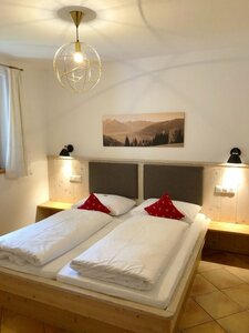 Dorfchalets Kaprun (Salzburg, Zell am See, Dorfstraße, 9), otel  Kaprun'dan