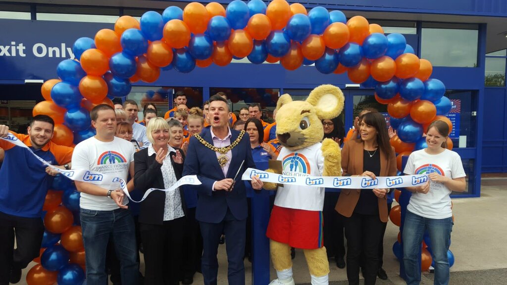 i̇ndirim ve fırsat sistemleri B&m Home Store with Garden Centre, İngiltere, foto