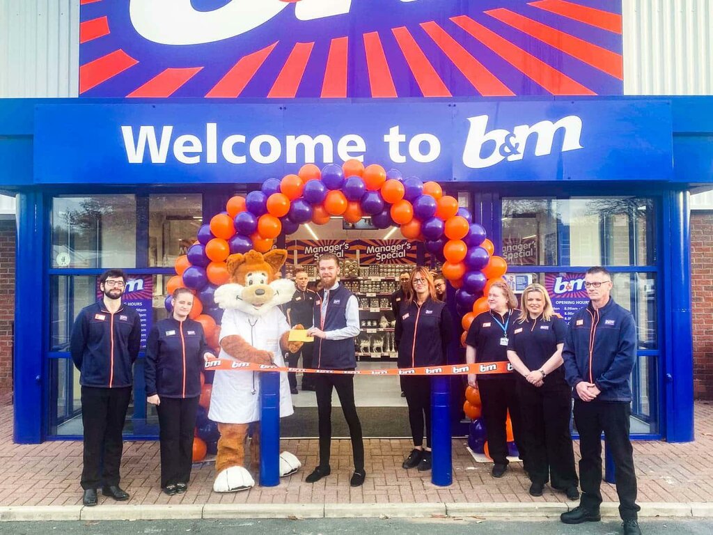 i̇ndirim ve fırsat sistemleri B&m Store, Leicester, foto