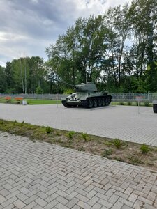 Танк Т-34-85 (Sverdlovsk Region, Kirovgrad, park Pobedy), teknoloji anıtı  Kirovgrad'dan