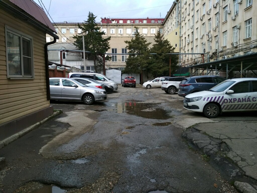 Otoparklar Парковка офисного центра, Krasnodar, foto