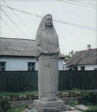 Anıt, heykel Братская могила советских воинов, Krasnyi Luch, foto