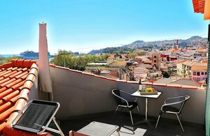 Villa Sao Tiago (Rua Bela de São Tiago No:16), otel  Funchal'dan
