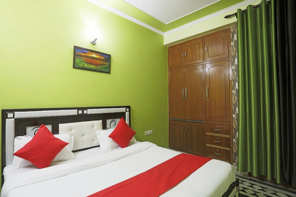Otel Oyo 46228 Krishna Residency, Noida, foto