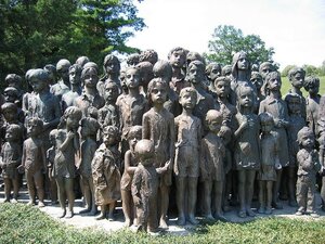 Memorial to the Children Victims of the War (Středočeský kraj, Kladno), anıt, heykel  Orta Bohemya Bölgesi'nden