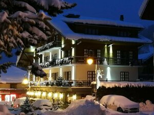 Logis Hôtel Christiania (Auvergne-Rhône-Alpes, Savoie, Arrondissement de Saint-Jean-de-Maurienne, Valloire, Avenue de la Vallée d'Or), otel