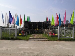Воинам-землякам, погибшим на фронтах Великой Отечественной войны (Shkolny pereulok No:2, selo Natora), anıt, heykel  Saha Cumhuriyeti'nden (Yakutistan'dan)