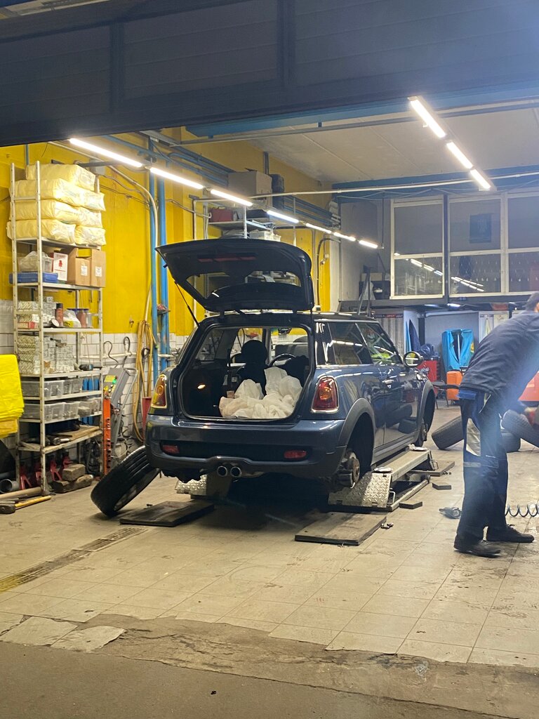 Oto lastik tamiri Shinomontazh Avtomoyka, Moskova, foto