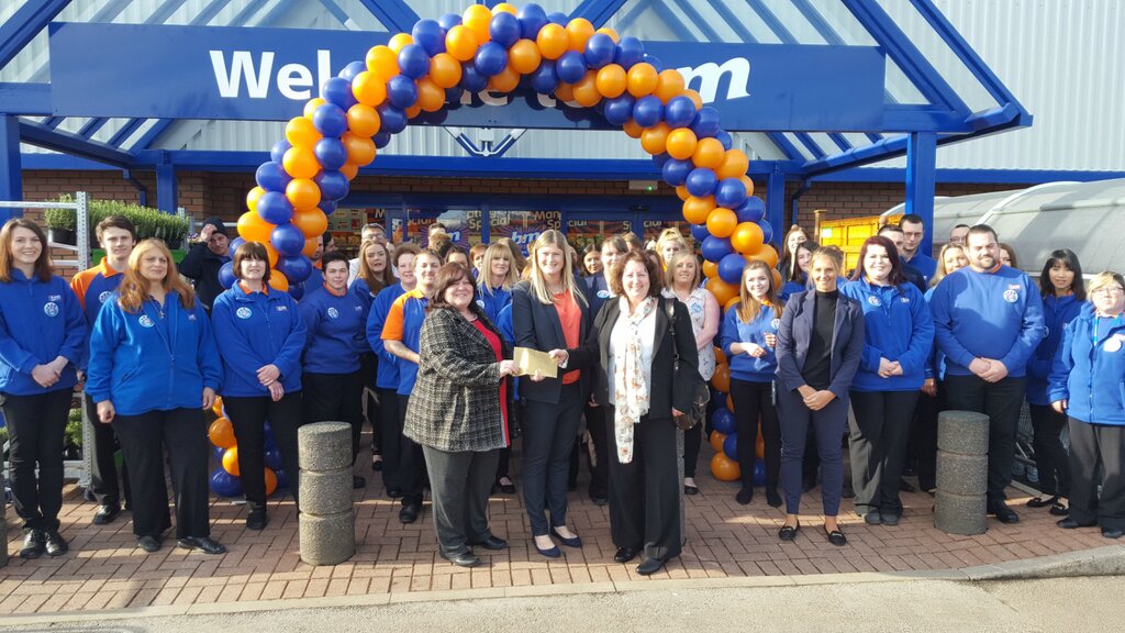 i̇ndirim ve fırsat sistemleri B&m Home Store with Garden Centre, İngiltere, foto