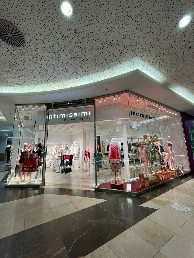 Giyim mağazası Intimissimi, Pardubice, foto