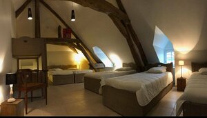 L'auberge de Treigny (Bourgogne-Franche-Comté, Yonne, Arrondissement d'Auxerre, Treigny, Rue du Professeur Camille Lian, 22), otel