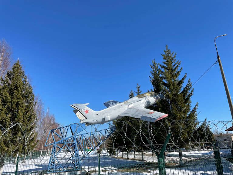 Teknoloji anıtı Самолет Л-29 Дельфин, Dubna, foto