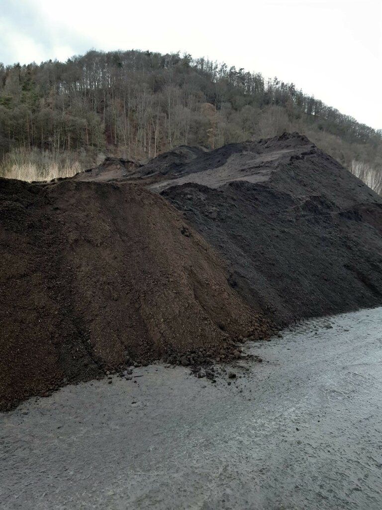 Tarım makineleri, ekipmanlar Zemní a dopravní stavby Hrdý Milan, S. R. O., Usti nad Labem Bölgesi, foto